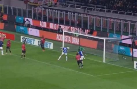 Milan Inter 0 1 Al 45 La Sblocca Acerbi Thuram Scheggia Il Palo