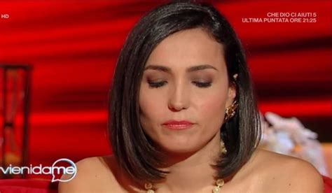 Caterina Balivo Emozione In Diretta Non Riesce A Trattenere Le Lacrime