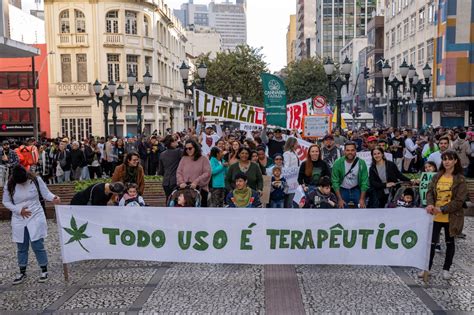 Marcha Da Maconha Toma As Ruas De Curitiba Neste Domingo Em Meio A
