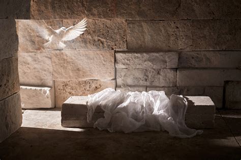 Yesus Kristus Penyaliban Kematian Dan Kebangkitan Dan Paskah Merpati