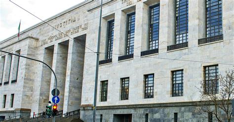 Incendio Al Tribunale Di Milano Fiamme Nella Cancelleria Del Gip