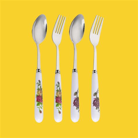 Supply Stainless Steel Cutlery Set With Plastic Handle Wholesale