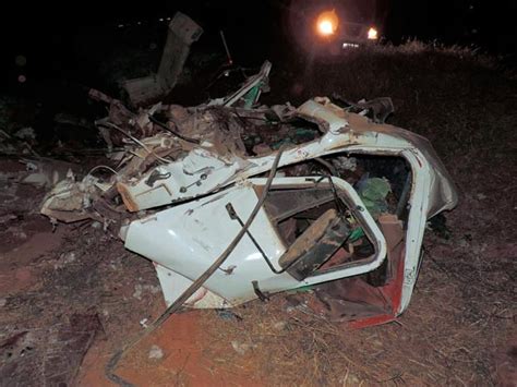 G1 Motorista Perde Controle E Carreta Cai Em Ribanceira Na Bahia