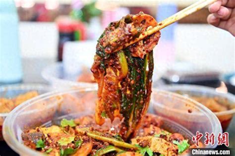 天水麻辣烫：临时开设公交专线的火热香辣甘肃辣子辣椒