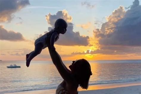 Pregnant Ferne McCann S Fans Work Out Baby S Gender After Instagram