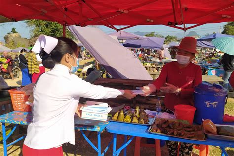 ကာလိမြို့ ကျေးလက်ကျန်းမာရေးဌာနဝန်ထမ်းများမှ နှာခေါင်းစည်း Mask များ လိုက်လံဖြန့်ဝေ