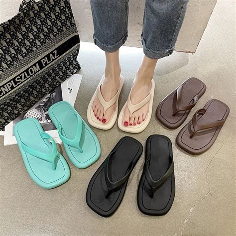 한국 스타일 여름 아우터 웨어 플랫 샌들 여성용 패션 온라인 레드 Ins 스타일 플립 플롭 심플한 슬리퍼 해변 샌들 Aliexpress
