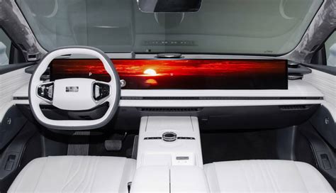 Продажи нового электрического седана Geely стартовали в Китае