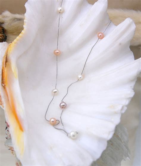 Нежно колие Морска пяна от Eстествени перли и сребро Изделия Морска пяна Кристина Арт