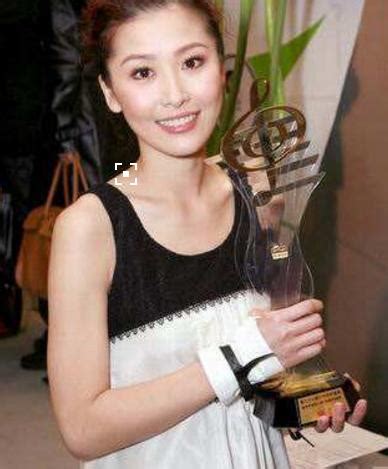 影視歌三棲青春靚麗周麗淇自曝不做演員不唱歌就去做獸醫 每日頭條