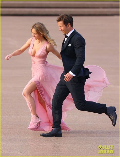 Photo Glen Powell Sydney Sweeney Continue Filming Rom 33 Photo