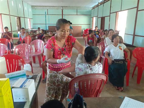 ကျိုက်ဒုံမြို့၌အသက် ၁၈ နှစ်အထက် ပြည်သူ ၁၀၀ ဦးအား ကိုဗစ် ၁၉ ရောဂ