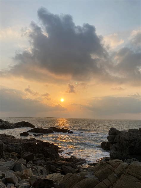 清晨的海边风景大山谷图库