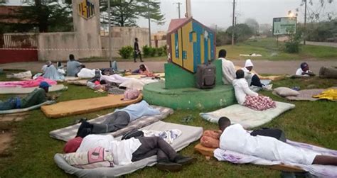 Ustm La Lenteur Des Travaux Oblige Les étudiants à Dormir à La Belle