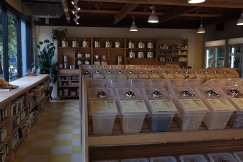 The Naked Grocer Capitol Hills Waste Less Haven The Seattle Collegian