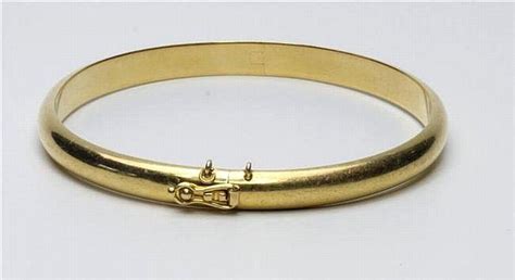 18ct Gold Hinged Bangle With Safety Clip Bracelets Bangles Jewellery