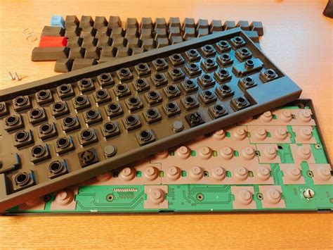 Hhkbをoリングで静音化してみてた。カチャカチャ音が小さくなった キャッチャーの日記