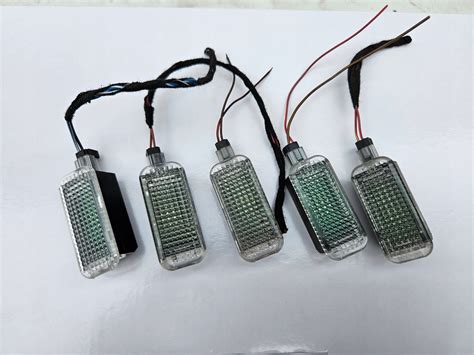 Lampka Led OŚwietlenie Kabiny NÓg Drzwi Audi A4 A6 4e0947415 Za 35 Zł Z
