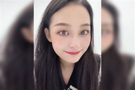 小白贴假睫毛 就需要一款这样的胶水~真的很好用 双11值此一buy胶水小白