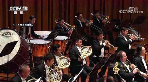 交响乐演奏《南国玫瑰圆舞曲》，这场面太恢弘了，好听极了！音乐器乐好看视频