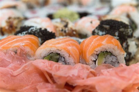 신선 하 고 맛 있는 초밥 일본 요리입니다 일본 식품의 이미지 0명에 대한 스톡 사진 및 기타 이미지 0명 개체 그룹 건강한 생활방식 Istock