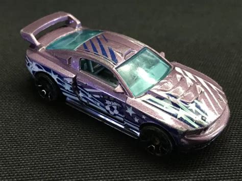 Ford 12 Custom Mustang Hot Wheels Diecast Collectable Scale 164 6