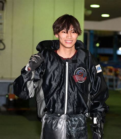 【若松ボート】 芸術的な差しハンドル決まった！ 末永和也が劇的逆転でファイナル進出決める バトルトーナメント：中日スポーツ・東京中日スポーツ