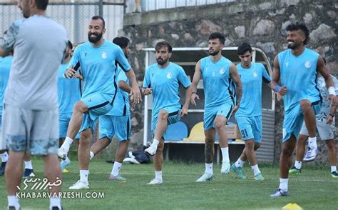 خوشحالی روزبه چشمی بعد از آنفالو شدن از سوی حسین حسینی عکس خبرورزشی