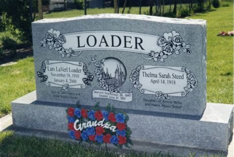 Pin By Pinner On Mom And Dad Headstone Ideas Headstones Cemetery