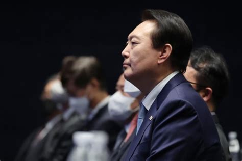 韩在野党就踩踏事故要求罢免内政安全部长官韩总统府强烈反对