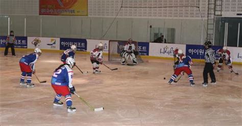 춘천곰돌이 여자아이스하키국가대표와 친선경기서 승리 거머쥐어