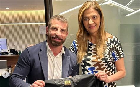 Aproximação de Crefisa o Vasco acende mais um alerta no Palmeiras