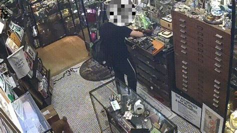 女子多次偷奢侈品还发朋友圈炫耀，被抓！