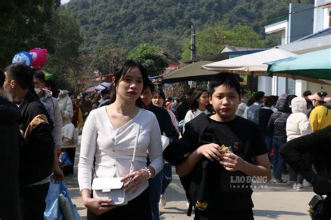 Nghìn Người đi Lễ Chùa Tiên Dịp đầu Xuân