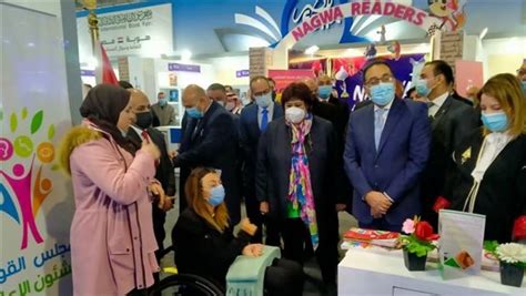 رئيس الوزراء يتفقد جناح القومي للإعاقة بمعرض الكتاب صور