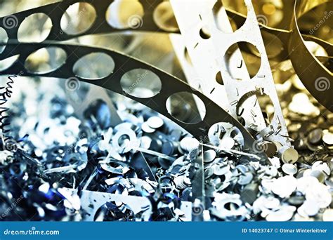 Close Up Van Metaalschroot Stock Afbeelding Image Of Inzameling 14023747