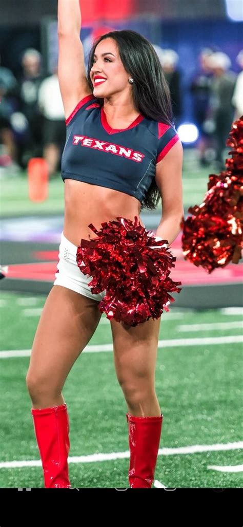 Épinglé Par Tyler Tornado Sur Hottest Cheerleaders