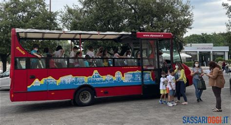 Gli Alunni Di Una Scuola Di Sassari In Visita Al Museo Dei Candelieri