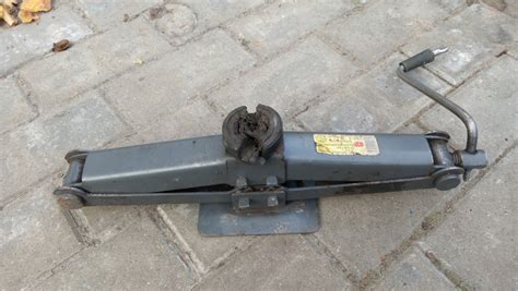 Новый (старый) оригинальный домкрат. — Toyota RAV4 (II), 2 л, 2002 года ...