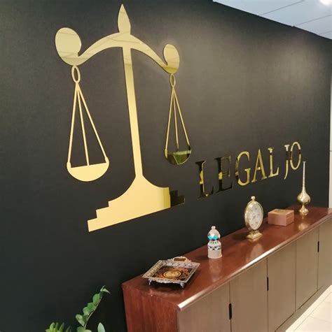 المحامية أليدا ابونوار و مشاركوها