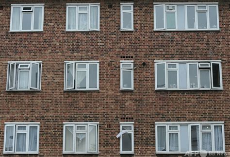 英国で2歳児死亡、公営住宅のカビが原因 写真1枚 国際ニュース：afpbb News