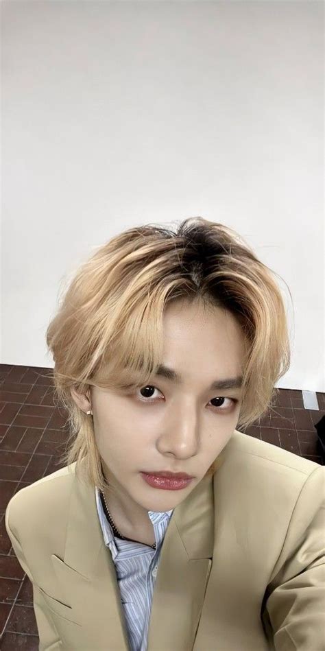 Hyunjin Wallpaper Duvar Kağıdı