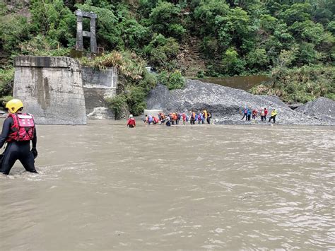 天氣糟仍入山 4團70登山客一度受困丹大林道均獲救 社會 中央社 Cna