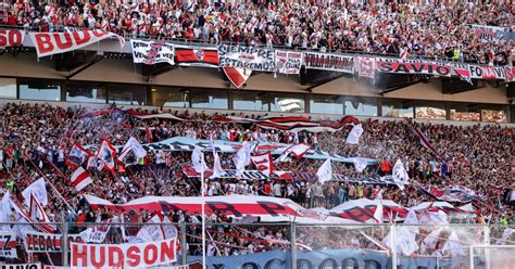 La Sutil Bandera Con La Que Los Hinchas De River Se Burlaron De La