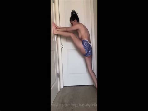 Booty Centric Stretching Eporner