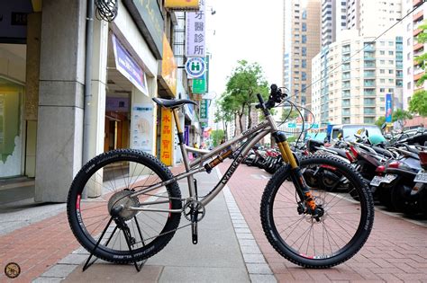 捷安特：騎蜂單車 Lynskey－美國傳奇鈦合金單車