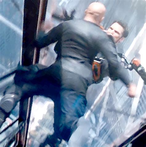 Вин Дизель в роли неубиваемого убийцы в фильме «Бладшот с первым трейлером