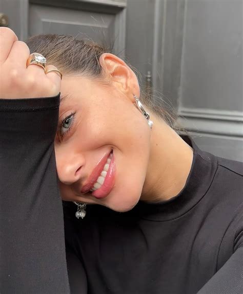 Yael Shelbia Rmodelwomen