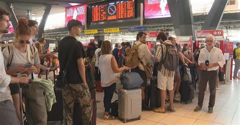 Sciopero Dei Treni La Situazione A Napoli Cancellazioni E Ritardi