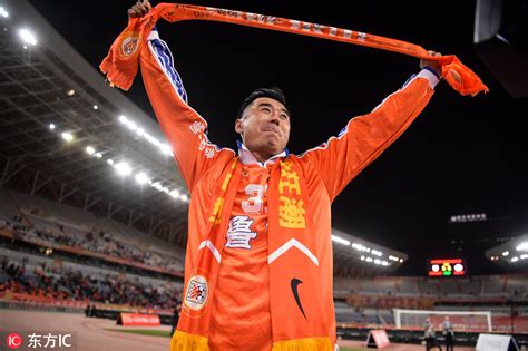 韩鹏：谢场时我坚持住没有流泪，首次进鲁能客队更衣室，面积太小了比赛